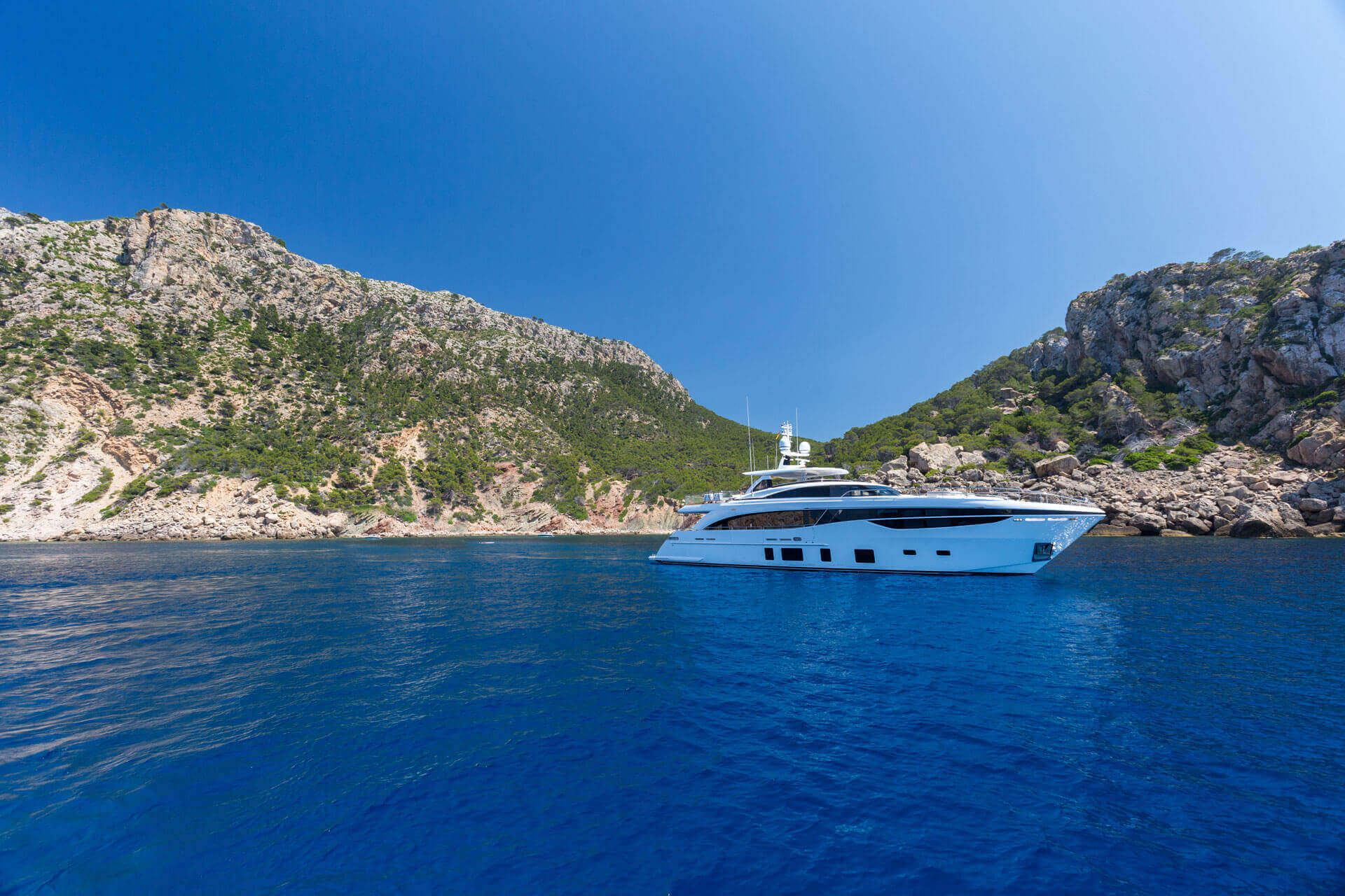 Princess 35M | Princess Yachts Sweden Norway Denmark